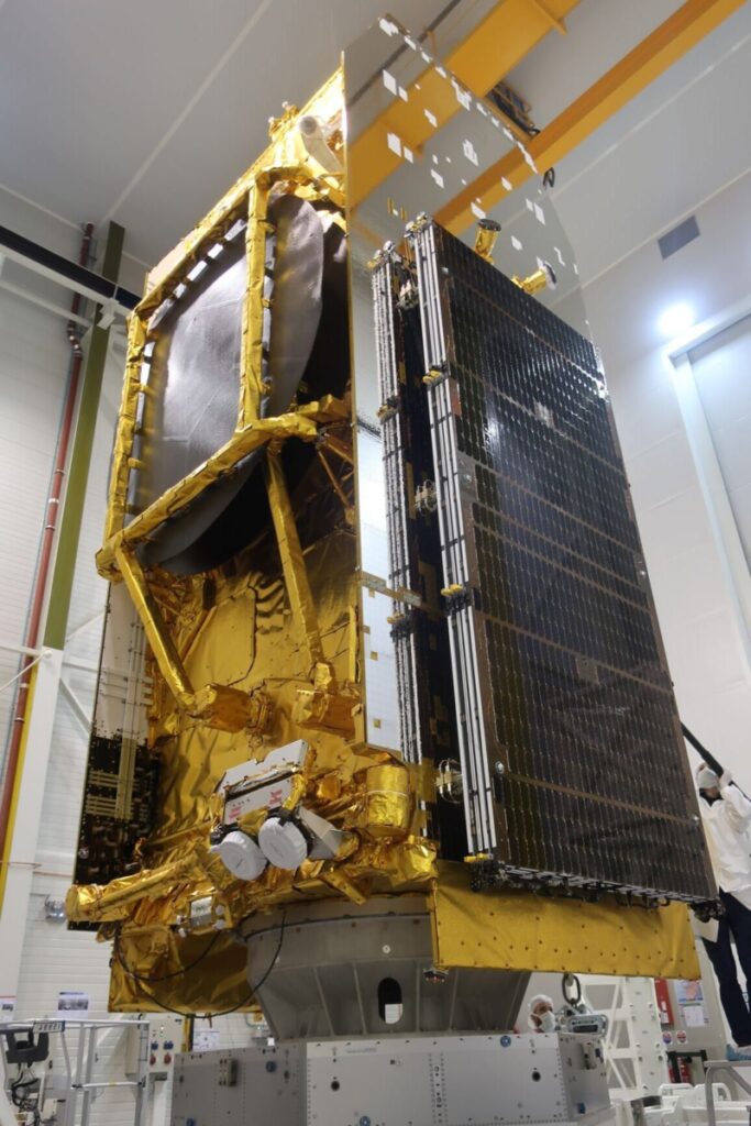 El primer Eurostar Neo, listo para su lanzamiento - Fuera de Órbita